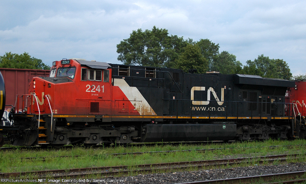 CN 2241
